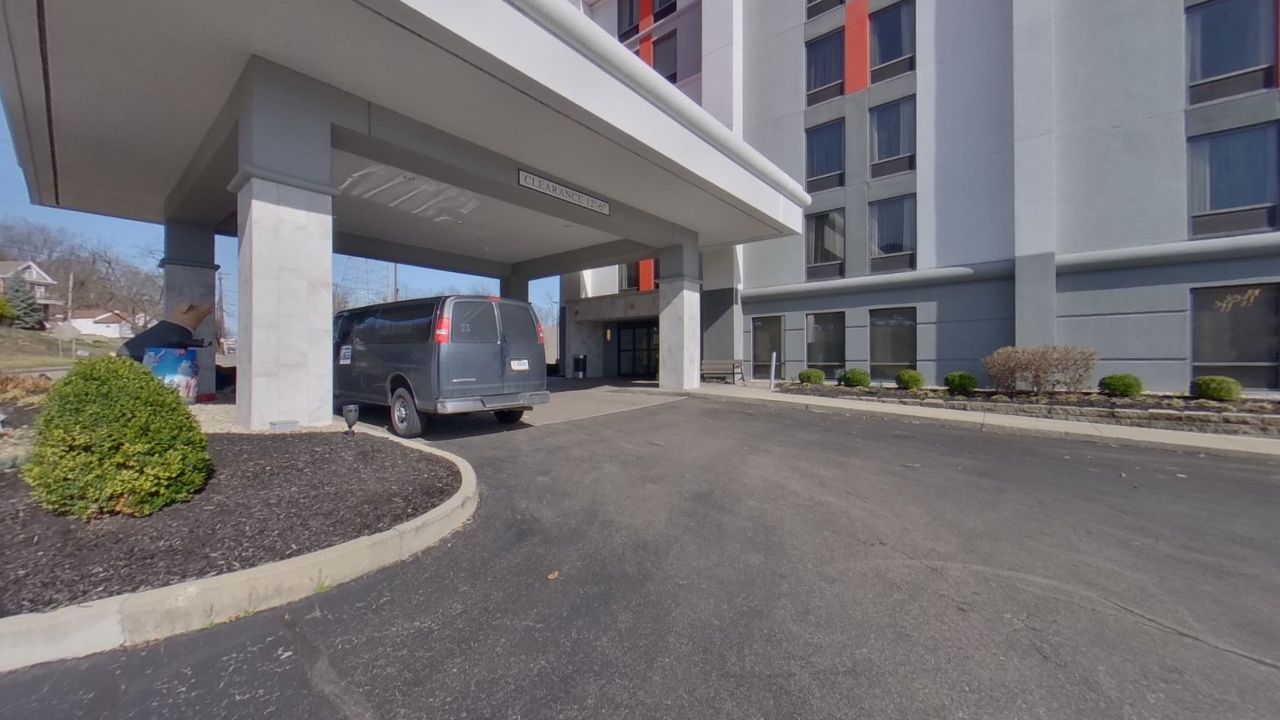 Holiday Inn Express & Suites Cincinnati Riverfront